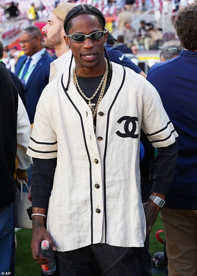 Travis Scott verwandelt die Seitenlinie des Super Bowl LX in eine ...